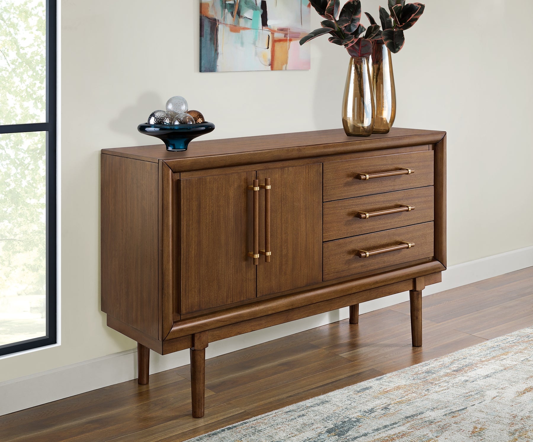 Lyncott Dining Room Server – Clayton Furniture Inc.